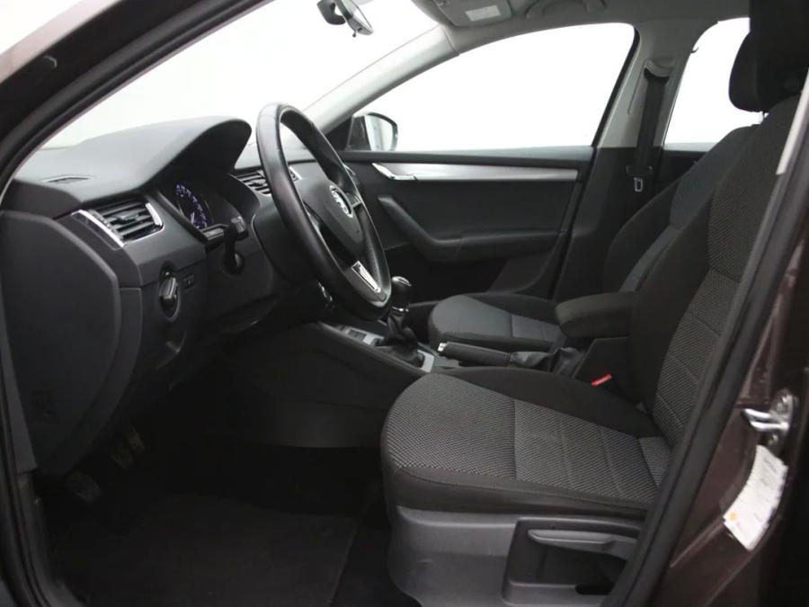 Skoda Octavia 2017 in Vilnius, with an engine capacity of 1.40 L and mileage of 77 thousand km for 11499 €, photo 5 on AUTOMOTO.COM.LV