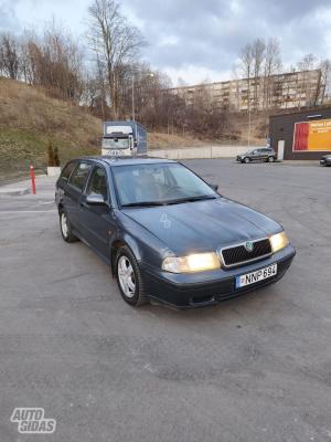 Skoda Octavia 2000 Viļņa, ar dzinēja tilpumu 1.80 L un nobraukumu 349 tūkst. km par 800 €, foto  vietnē AUTOMOTO.COM.LV