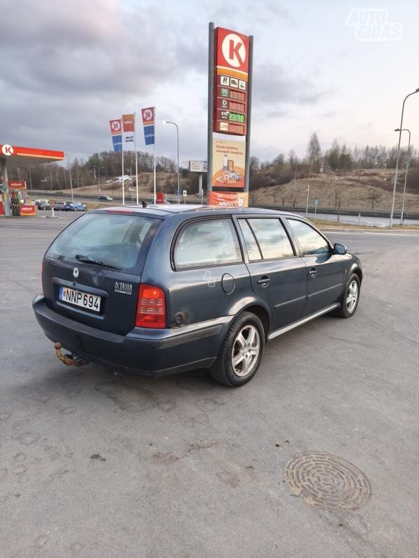 Skoda Octavia 2000 in Vilnius, with an engine capacity of 1.80 L and mileage of 349 thousand km for 800 €, photo 3 on AUTOMOTO.COM.LV