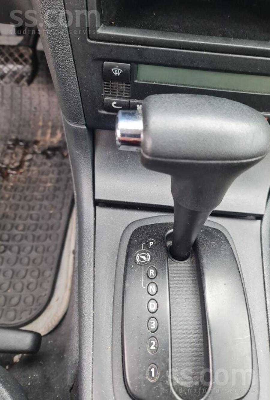 Skoda Octavia 2003 in Jurmala, with an engine capacity of 1.90 L and mileage of 243 thousand km for 1600 €, photo 10 on AUTOMOTO.COM.LV