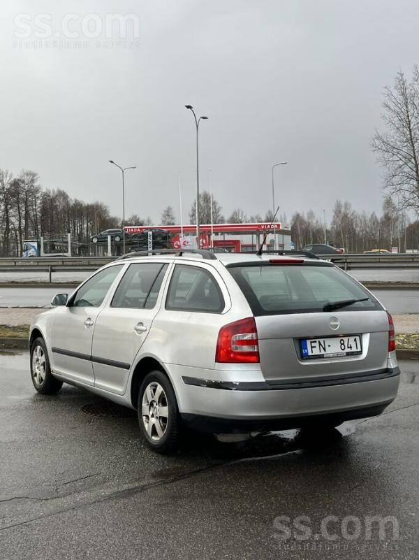 Skoda Octavia 2005 Rīga, ar dzinēja tilpumu 1.60 L un nobraukumu 320 tūkst. km par 1000 €, foto 4 vietnē AUTOMOTO.COM.LV