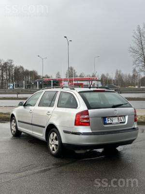 Skoda Octavia 2005 Rīga, ar dzinēja tilpumu 1.60 L un nobraukumu 320 tūkst. km par 1000 €, foto 4 vietnē AUTOMOTO.COM.LV
