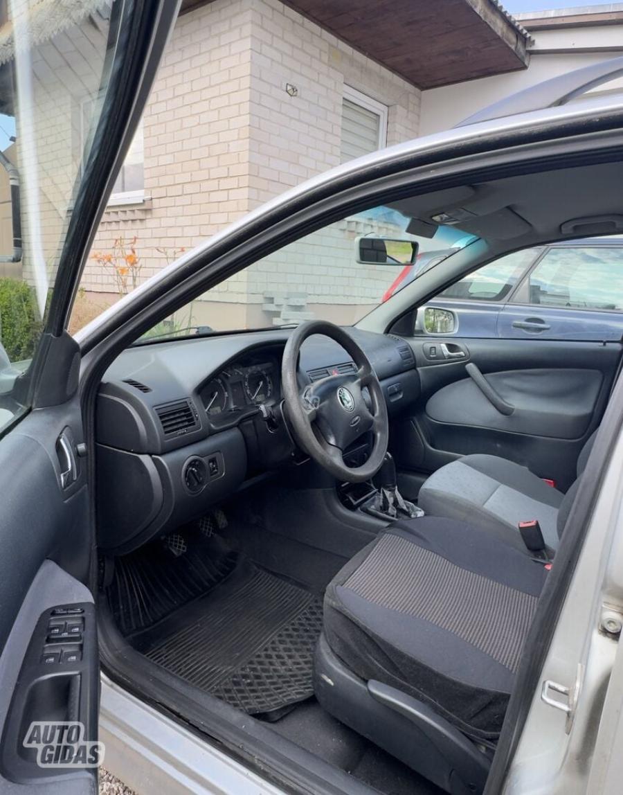 Skoda Octavia 2005 in Vilnius, with an engine capacity of 1.90 L and mileage of 275 thousand km for 2500 €, photo 9 on AUTOMOTO.COM.LV