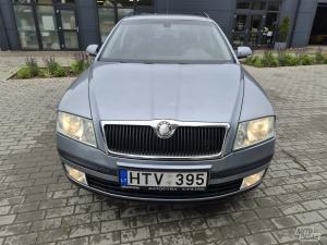 Skoda Octavia 2006 in Klaipeda, with an engine capacity of 2.00 L and mileage of 296 thousand km for 1450 €, photo 3 on AUTOMOTO.COM.LV