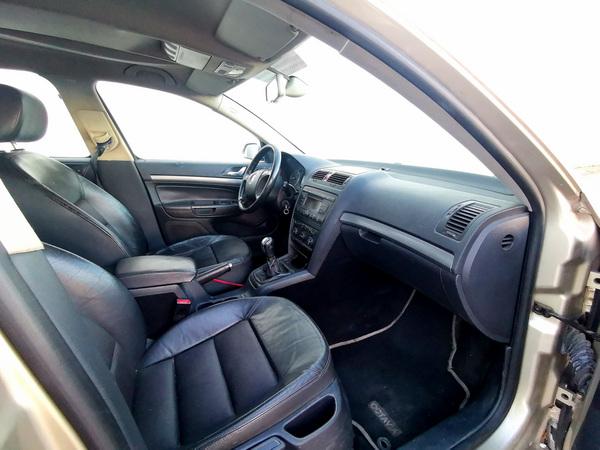 Skoda Octavia 2006 in Tartu, with an engine capacity of 2.00 L and mileage of 352 thousand km for 1100 €, photo 5 on AUTOMOTO.COM.LV