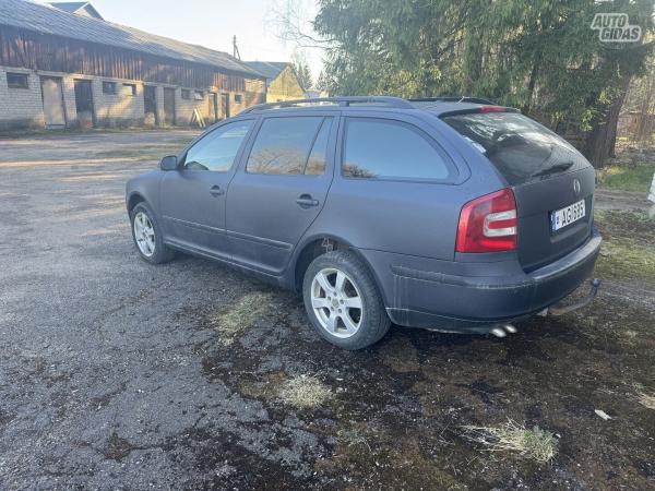 Skoda Octavia 2006 in Vilnius, with an engine capacity of 1.90 L and mileage of 41 thousand km for 2200 €, photo 6 on AUTOMOTO.COM.LV