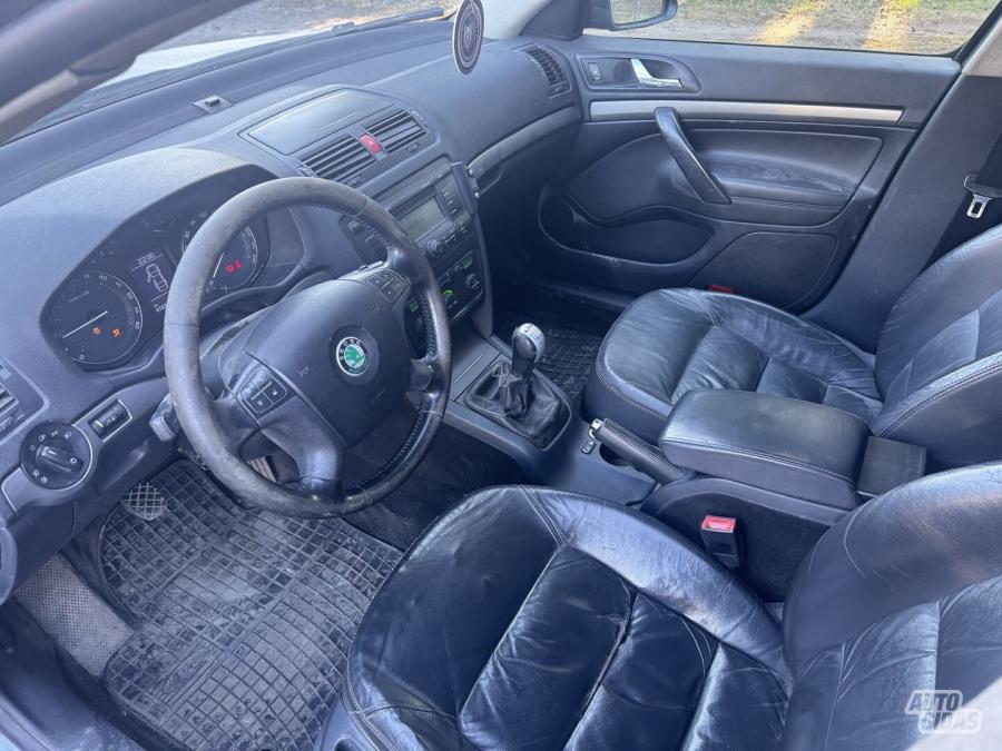Skoda Octavia 2006 in Vilnius, with an engine capacity of 1.90 L and mileage of 41 thousand km for 2200 €, photo 12 on AUTOMOTO.COM.LV