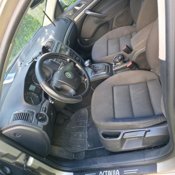Skoda Octavia 2006 in Kuressaare, with an engine capacity of 1.90 L and mileage of 422 thousand km for 2790 €, photo 5 on AUTOMOTO.COM.LV