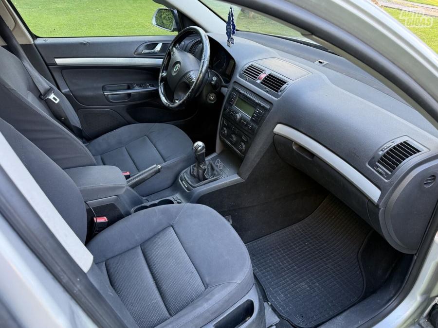Skoda Octavia 2006 in Utena, with an engine capacity of 2.00 L and mileage of 350 thousand km for 1250 €, photo 11 on AUTOMOTO.COM.LV