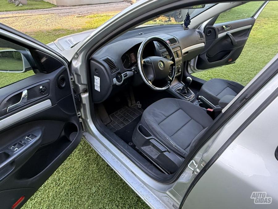 Skoda Octavia 2006 in Utena, with an engine capacity of 2.00 L and mileage of 350 thousand km for 1250 €, photo 15 on AUTOMOTO.COM.LV