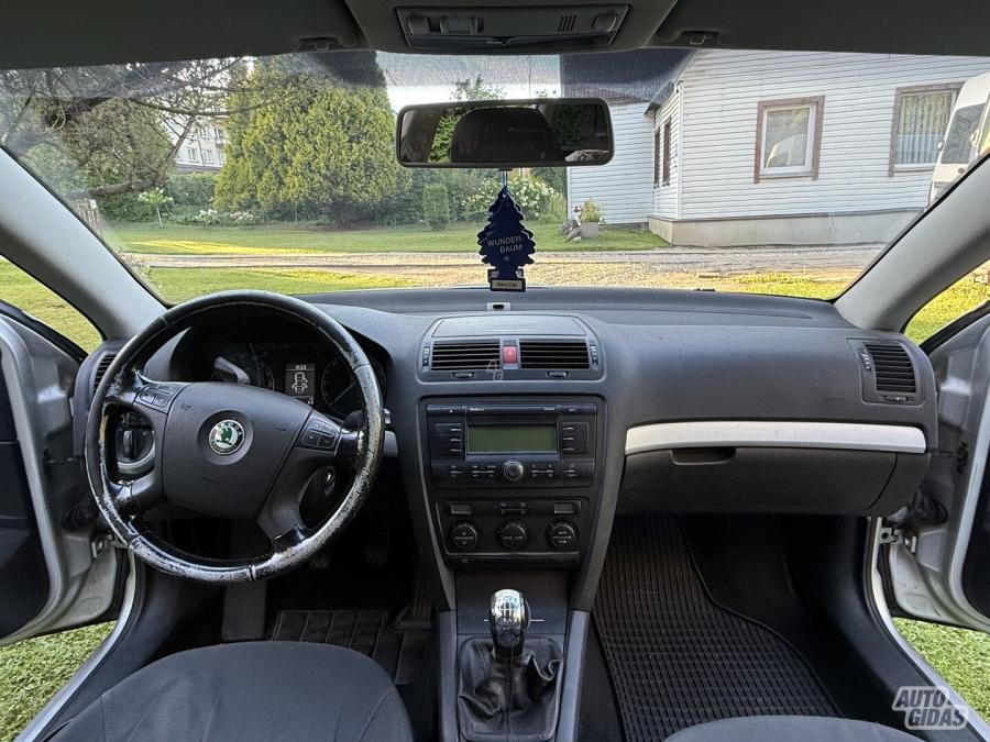 Skoda Octavia 2006 in Utena, with an engine capacity of 2.00 L and mileage of 350 thousand km for 1250 €, photo 16 on AUTOMOTO.COM.LV