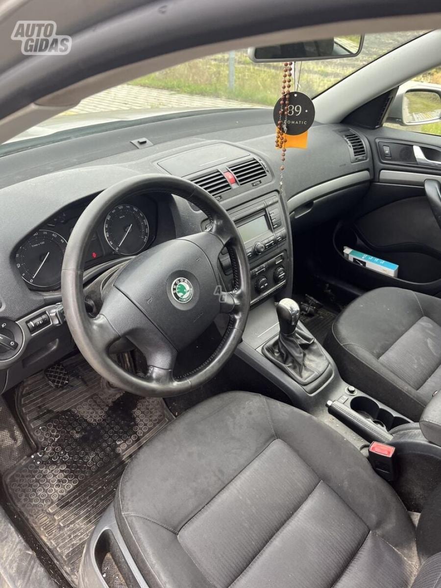 Skoda Octavia 2006 Gargždai, ar dzinēja tilpumu 1.90 L un nobraukumu 310 tūkst. km par 950 €, foto 7 vietnē AUTOMOTO.COM.LV