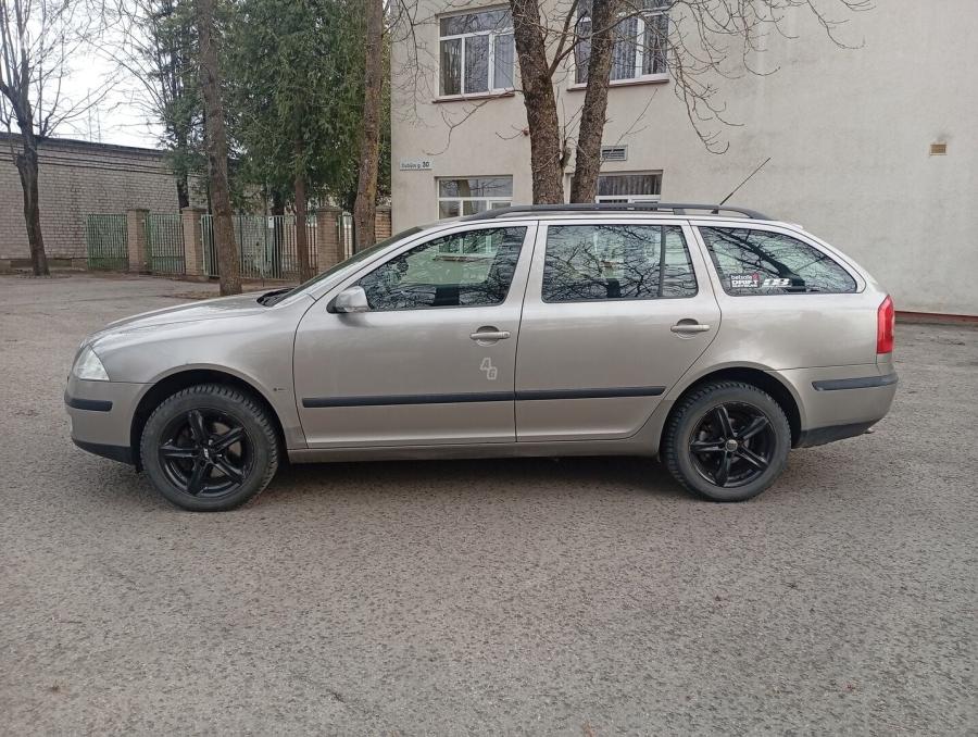 Skoda Octavia 2007 in Vilnius, with an engine capacity of 2.00 L and mileage of 279 thousand km for 1950 €, photo 7 on AUTOMOTO.COM.LV
