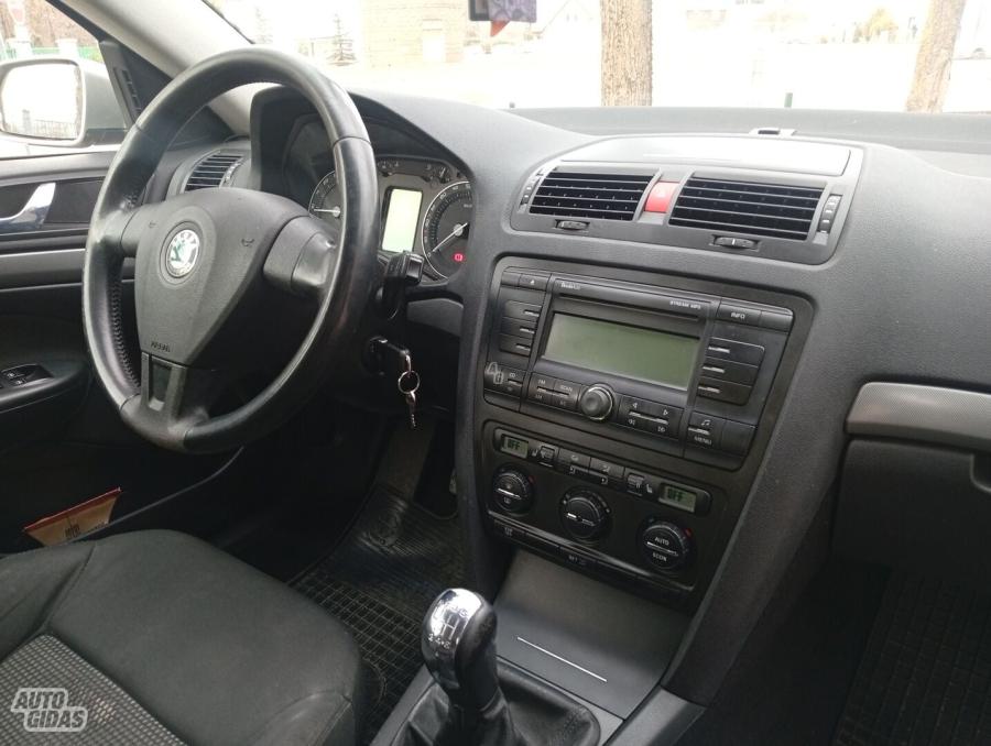 Skoda Octavia 2007 in Vilnius, with an engine capacity of 2.00 L and mileage of 279 thousand km for 1950 €, photo 17 on AUTOMOTO.COM.LV
