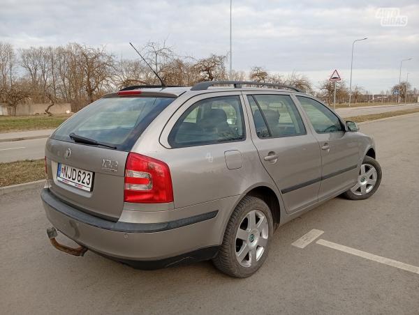 Skoda Octavia 2007 in Vilnius, with an engine capacity of 2.00 L and mileage of 278 thousand km for 1950 €, photo 5 on AUTOMOTO.COM.LV