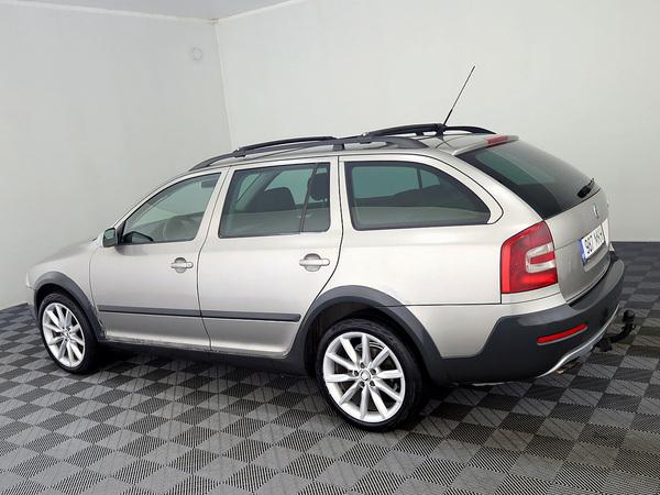 Skoda Octavia 2007 in Tallinn, with an engine capacity of 2.00 L and mileage of 416 thousand km for 1099 €, photo 4 on AUTOMOTO.COM.LV