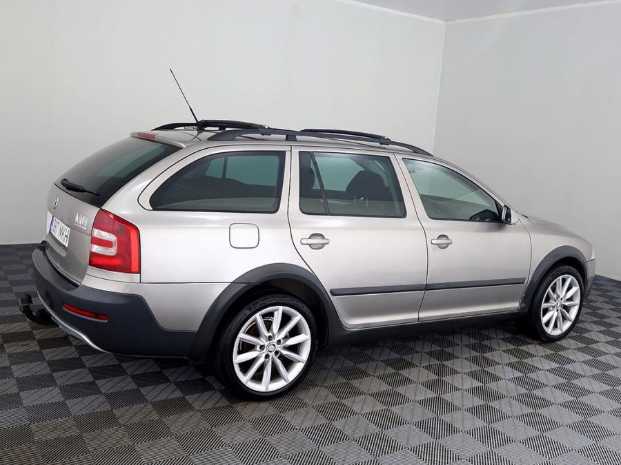 Skoda Octavia 2007 Tallina, ar dzinēja tilpumu 2.00 L un nobraukumu 416 tūkst. km par 1099 €, foto 13 vietnē AUTOMOTO.COM.LV
