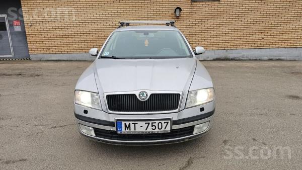 Skoda Octavia 2008 in Limbazi, with an engine capacity of 2.00 L and mileage of 272 thousand km for 1950 €, photo 2 on AUTOMOTO.COM.LV