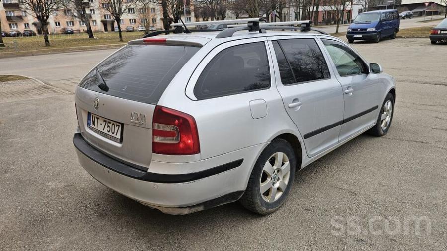 Skoda Octavia 2008 in Limbazi, with an engine capacity of 2.00 L and mileage of 272 thousand km for 1950 €, photo 5 on AUTOMOTO.COM.LV