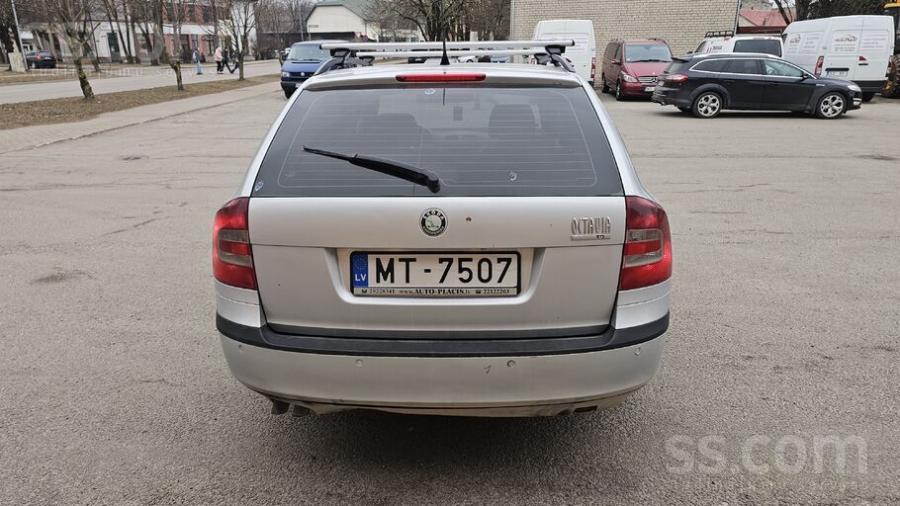 Skoda Octavia 2008 in Limbazi, with an engine capacity of 2.00 L and mileage of 272 thousand km for 1950 €, photo 6 on AUTOMOTO.COM.LV