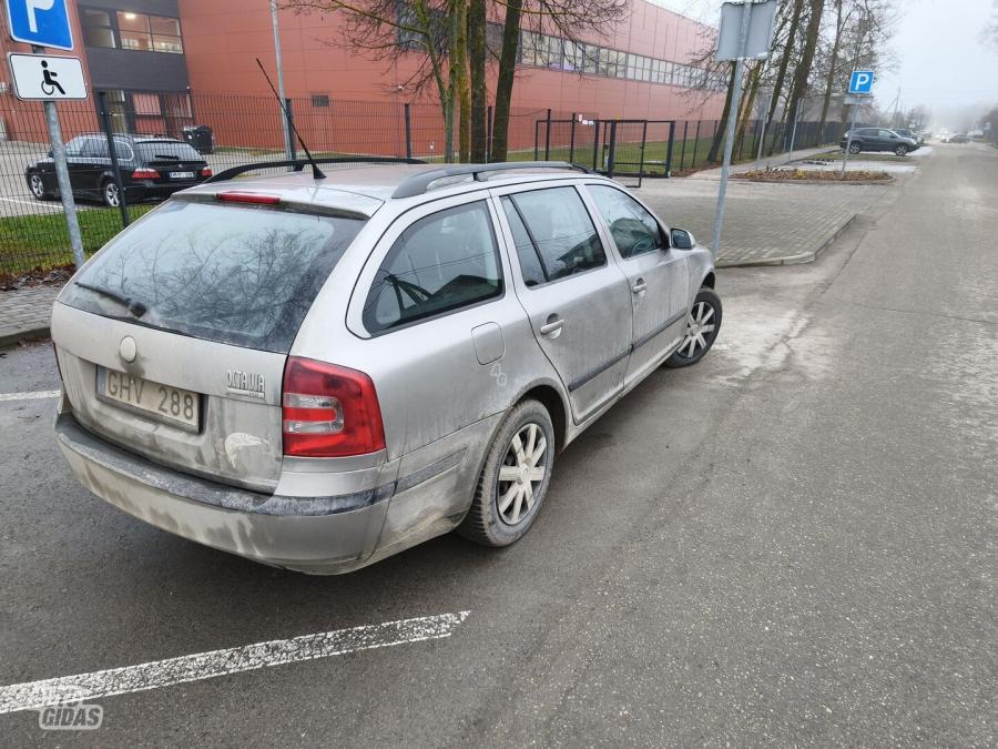 Skoda Octavia 2008 Šauļi, ar dzinēja tilpumu 1.90 L un nobraukumu 300 tūkst. km par 1100 €, foto 4 vietnē AUTOMOTO.COM.LV