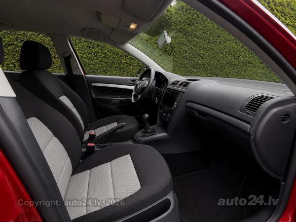Skoda Octavia 2008 in Tartu, with an engine capacity of 1.60 L and mileage of 320 thousand km for 1250 €, photo 5 on AUTOMOTO.COM.LV