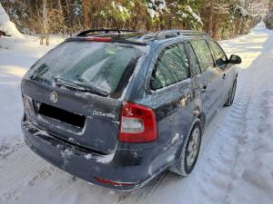 Skoda Octavia 2009 in Vilnius, with an engine capacity of 1.60 L and mileage of 267 thousand km for 4000 €, photo 3 on AUTOMOTO.COM.LV