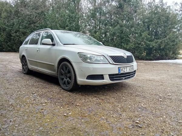 Skoda Octavia 2009 in Vilnius, with an engine capacity of 1.90 L and mileage of 393 thousand km for 1650 €, photo 6 on AUTOMOTO.COM.LV