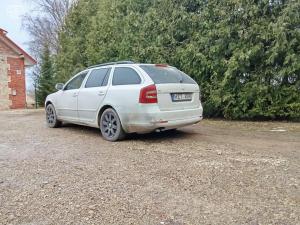 Skoda Octavia 2009 in Vilnius, with an engine capacity of 1.90 L and mileage of 393 thousand km for 1650 €, photo 8 on AUTOMOTO.COM.LV