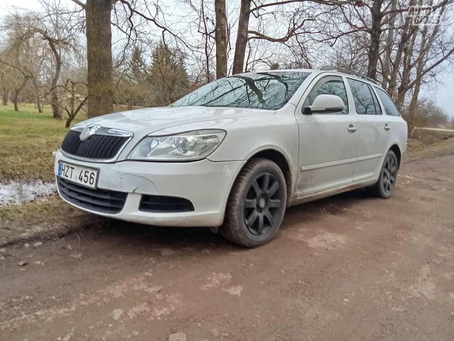 Skoda Octavia 2009 in Vilnius, with an engine capacity of 1.90 L and mileage of 393 thousand km for 1650 €, photo 13 on AUTOMOTO.COM.LV