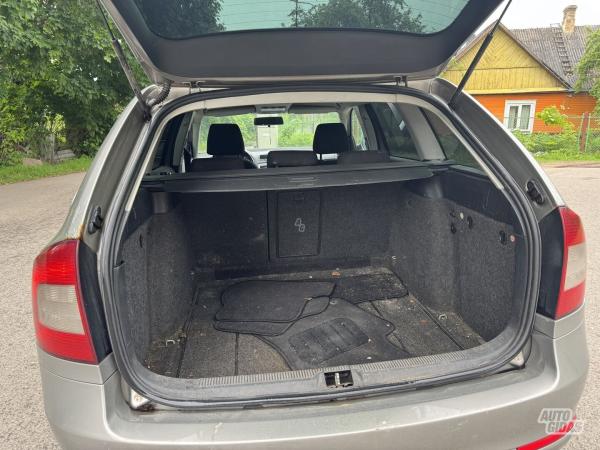 Skoda Octavia 2009 in Vilnius, with an engine capacity of 1.90 L and mileage of 433 thousand km for 900 €, photo 8 on AUTOMOTO.COM.LV
