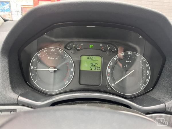 Skoda Octavia 2009 in Utena, with an engine capacity of 2.00 L and mileage of 311 thousand km for 1600 €, photo 5 on AUTOMOTO.COM.LV