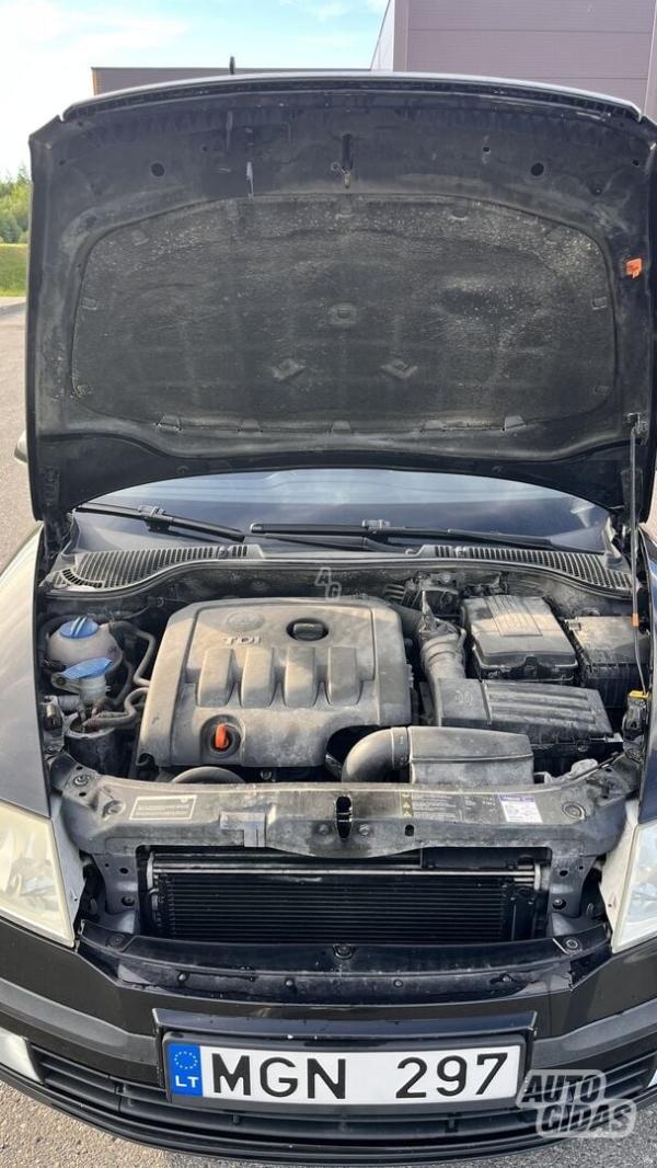 Skoda Octavia 2009 in Utena, with an engine capacity of 2.00 L and mileage of 311 thousand km for 1600 €, photo 7 on AUTOMOTO.COM.LV