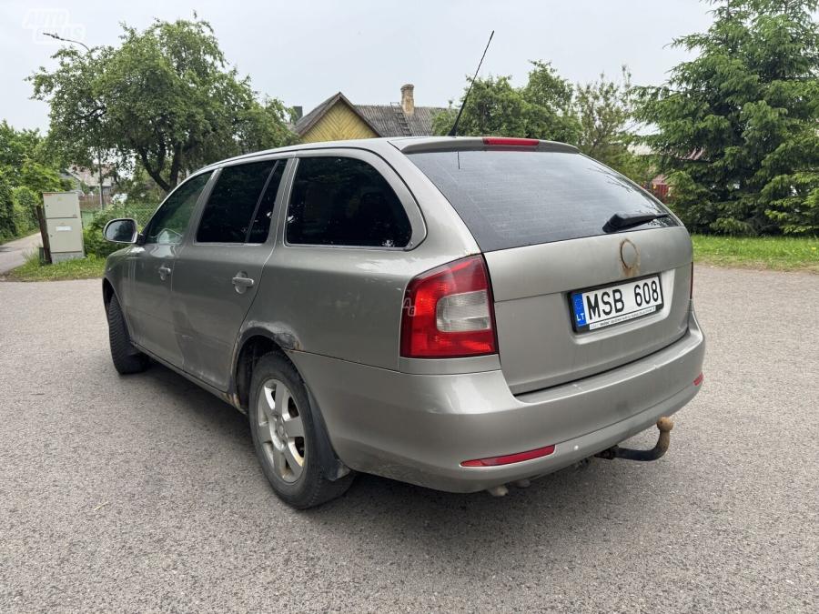 Skoda Octavia 2009 in Vilnius, with an engine capacity of 1.90 L and mileage of 441 thousand km for 900 €, photo 4 on AUTOMOTO.COM.LV