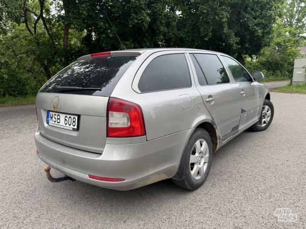 Skoda Octavia 2009 in Vilnius, with an engine capacity of 1.90 L and mileage of 441 thousand km for 900 €, photo 4 on AUTOMOTO.COM.LV
