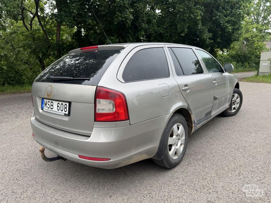 Skoda Octavia 2009 in Vilnius, with an engine capacity of 1.90 L and mileage of 441 thousand km for 900 €, photo 5 on AUTOMOTO.COM.LV