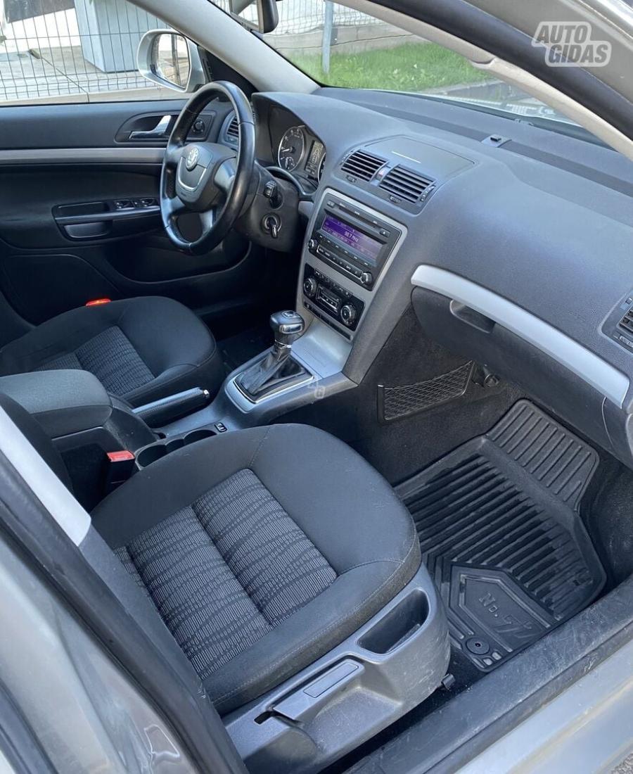 Skoda Octavia 2009 in Vilnius, with an engine capacity of 1.40 L and mileage of 325 thousand km for 2250 €, photo 10 on AUTOMOTO.COM.LV
