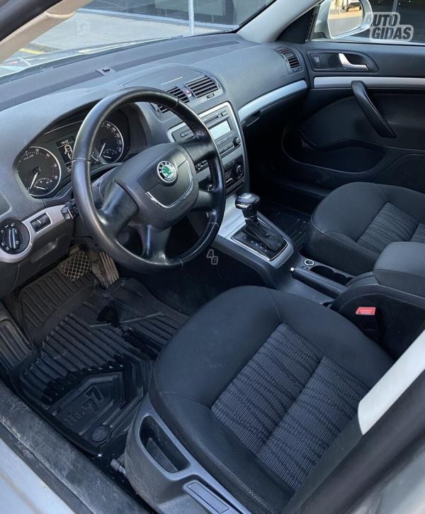 Skoda Octavia 2009 in Vilnius, with an engine capacity of 1.40 L and mileage of 325 thousand km for 2250 €, photo 10 on AUTOMOTO.COM.LV