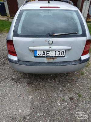 Skoda Octavia 2009 in Vilnius, with an engine capacity of 1.90 L and mileage of 311 thousand km for 500 €, photo 5 on AUTOMOTO.COM.LV