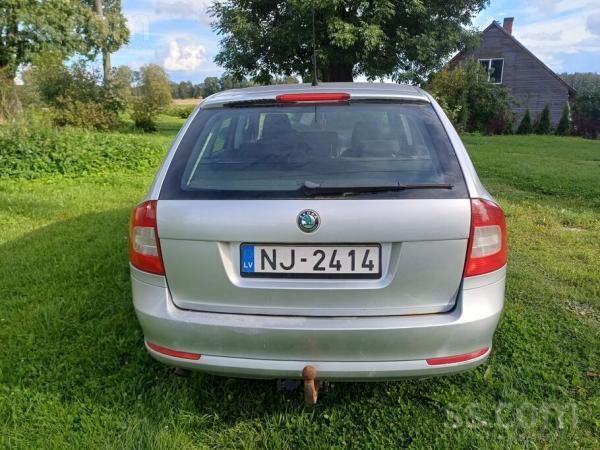 Skoda Octavia 2010 in Valmiera, with an engine capacity of 1.60 L and mileage of 279 thousand km for 1500 €, photo 2 on AUTOMOTO.COM.LV