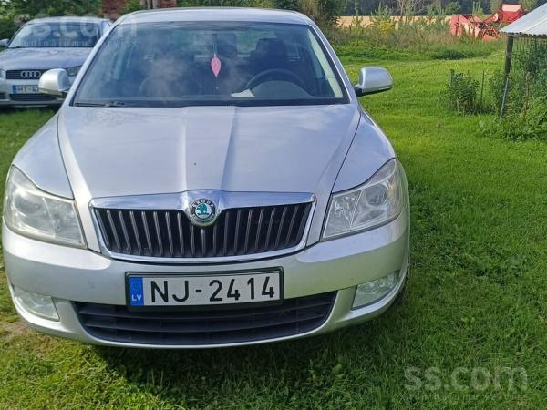 Skoda Octavia 2010 in Valmiera, with an engine capacity of 1.60 L and mileage of 279 thousand km for 1500 €, photo 4 on AUTOMOTO.COM.LV