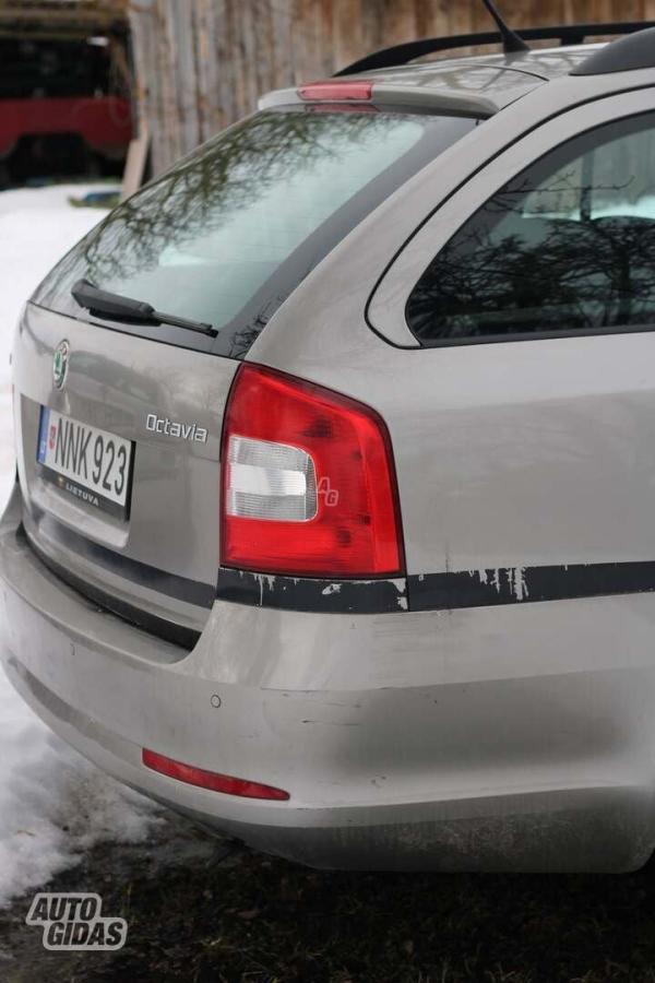 Skoda Octavia 2010 Panevēža, ar dzinēja tilpumu 1.40 L un nobraukumu 199 tūkst. km par 4200 €, foto 4 vietnē AUTOMOTO.COM.LV