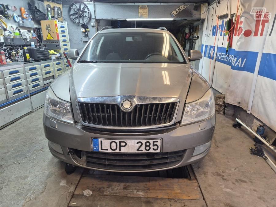 Skoda Octavia 2010 in Kaunas, with an engine capacity of 1.60 L and mileage of 392 thousand km for 1900 €, photo 3 on AUTOMOTO.COM.LV