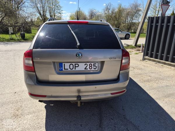 Skoda Octavia 2010 in Kaunas, with an engine capacity of 1.60 L and mileage of 392 thousand km for 1700 €, photo 7 on AUTOMOTO.COM.LV