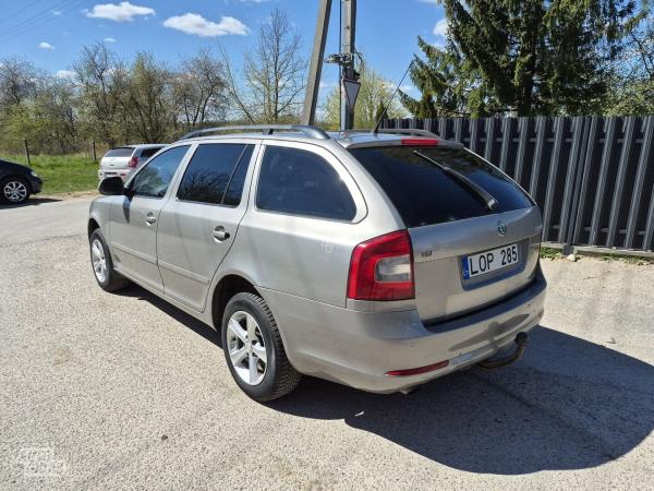 Skoda Octavia 2010 in Kaunas, with an engine capacity of 1.60 L and mileage of 392 thousand km for 1700 €, photo 8 on AUTOMOTO.COM.LV