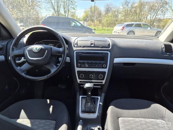 Skoda Octavia 2010 in Kaunas, with an engine capacity of 1.60 L and mileage of 392 thousand km for 1700 €, photo 10 on AUTOMOTO.COM.LV