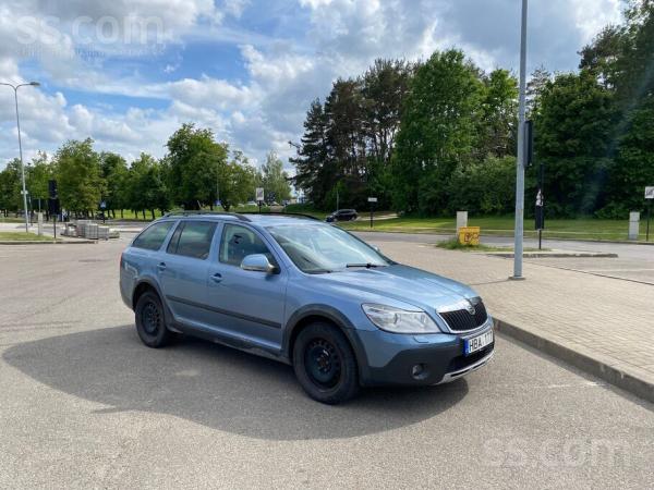 Skoda Octavia 2010 in Vilnius, with an engine capacity of 2.00 L and mileage of 253 thousand km for 4200 €, photo 6 on AUTOMOTO.COM.LV