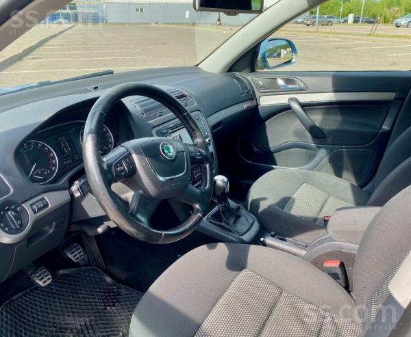 Skoda Octavia 2010 in Vilnius, with an engine capacity of 2.00 L and mileage of 253 thousand km for 4200 €, photo 9 on AUTOMOTO.COM.LV