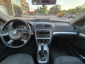 Skoda Octavia 2010 in Riga, with an engine capacity of 1.90 L and mileage of 401 thousand km for 600 €, photo 14 on AUTOMOTO.COM.LV