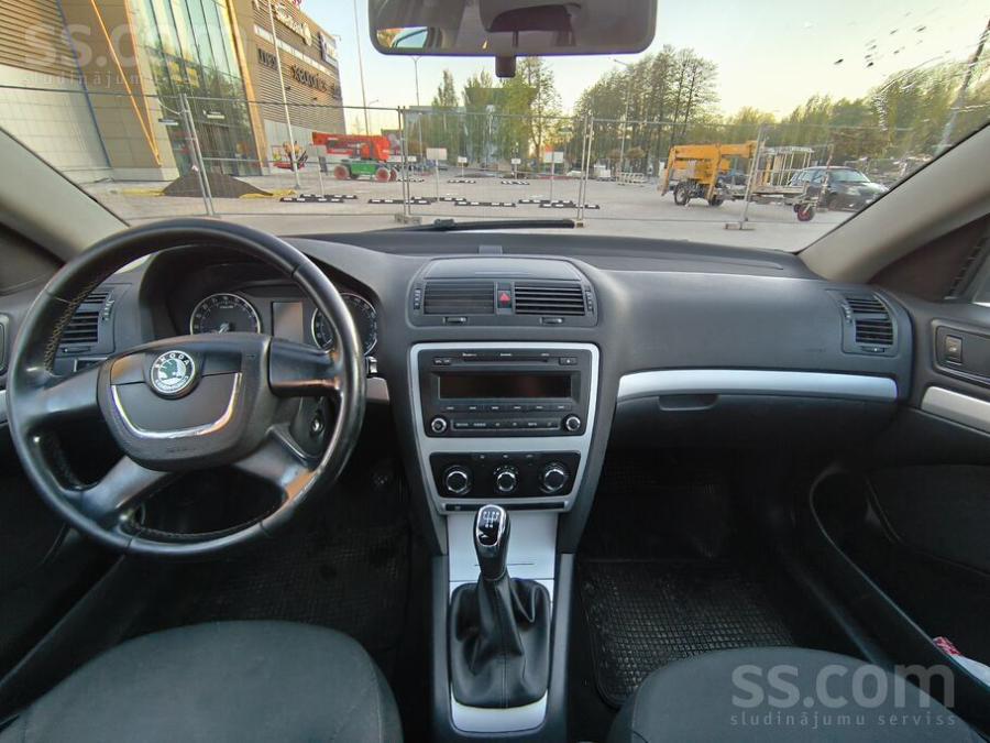 Skoda Octavia 2010 in Riga, with an engine capacity of 1.90 L and mileage of 401 thousand km for 600 €, photo 14 on AUTOMOTO.COM.LV